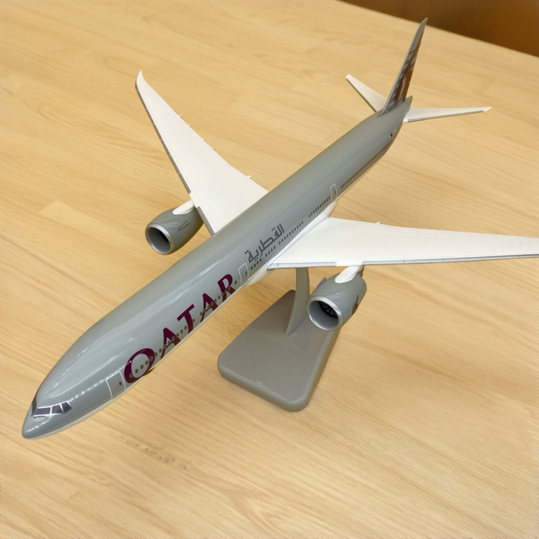 Купити масштабну модель літака Boeing B777-9X Qatar із пластику на ...